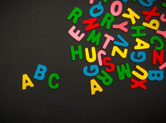 【中学英語】”～の間”の表現方法を覚えよう/between,among,during,while,forの違い | 学びは遊び